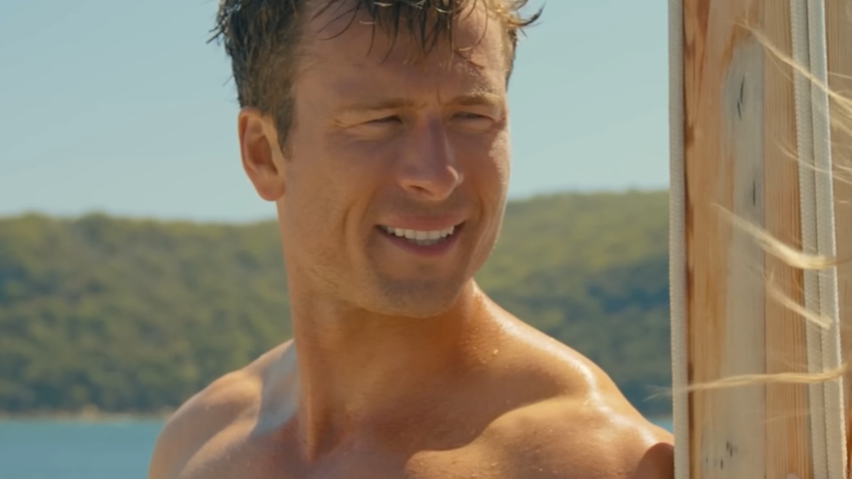 Glen Powell Reveals the Real Number of Abs He’s Actually Packing ...