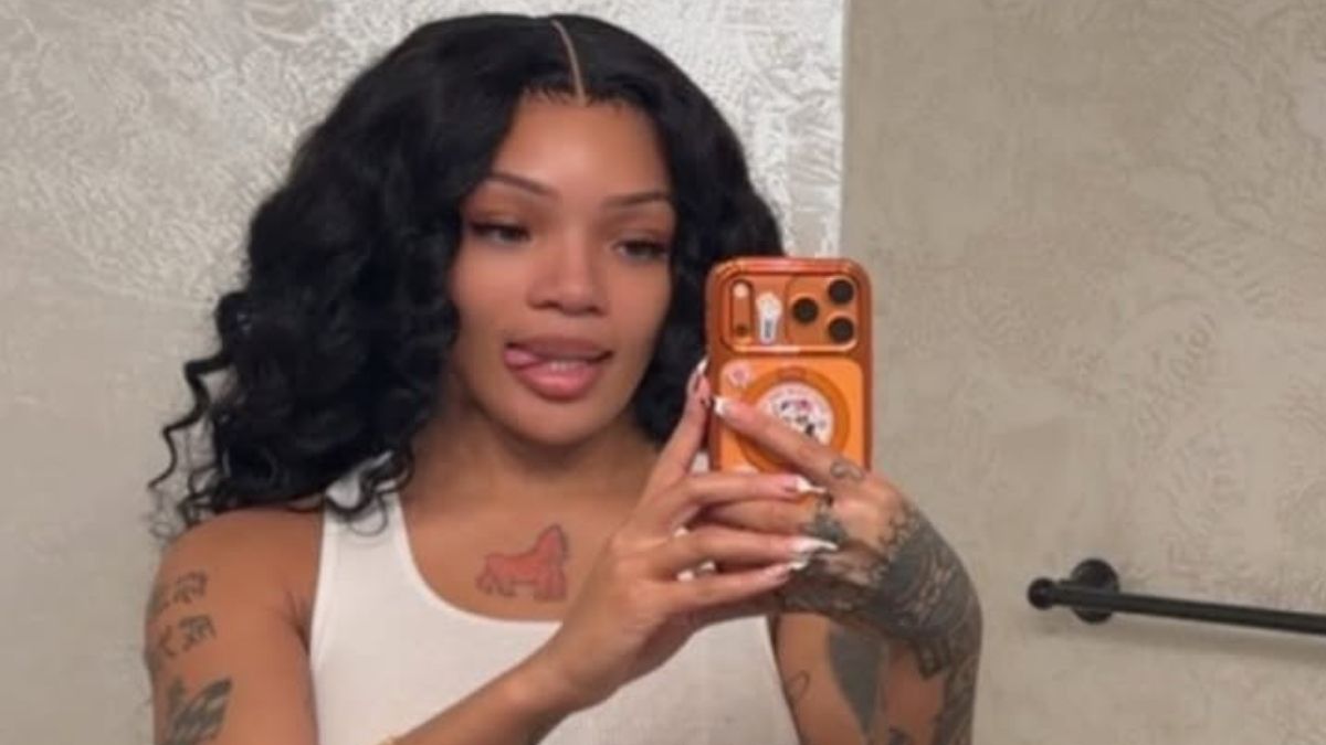 GloRilla Dances in Just a T-Shirt for Boyfriend in Playful Video ...