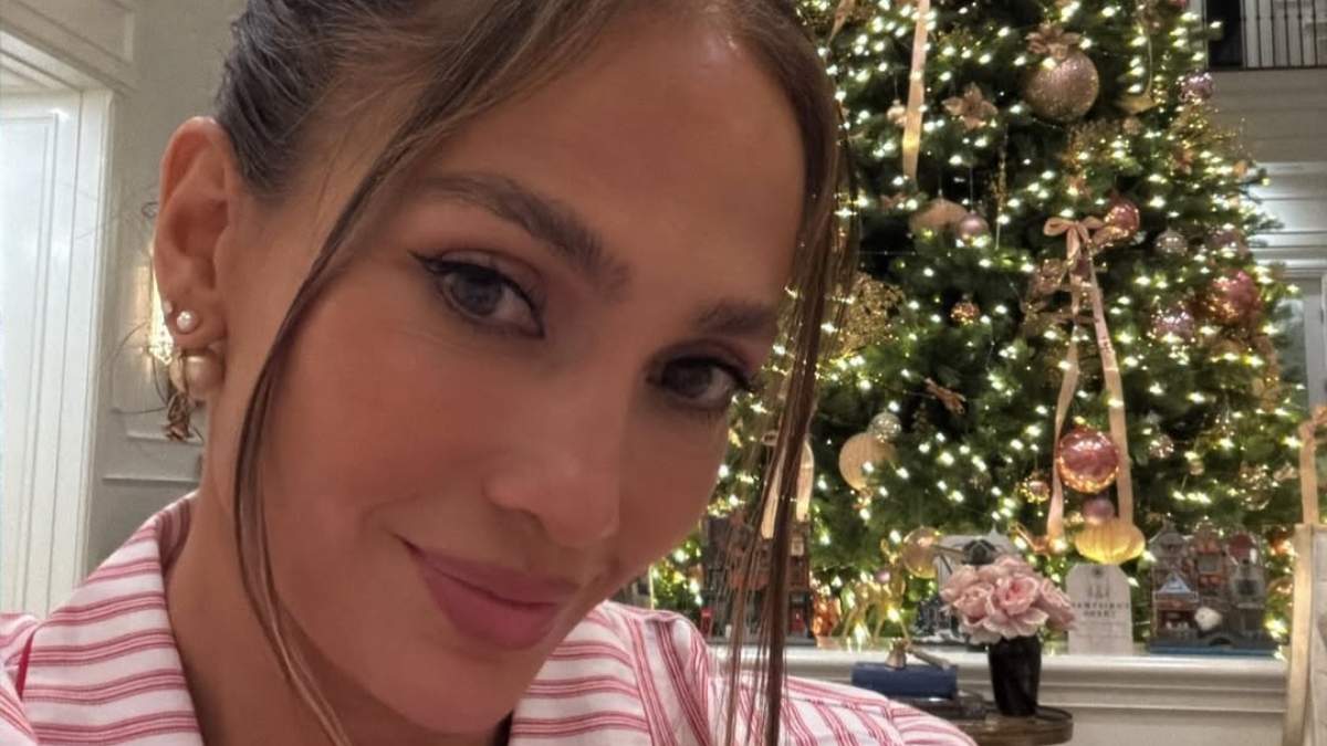 Jennifer Lopez Did This on Christmas After Reuniting With Her Ex Days ...