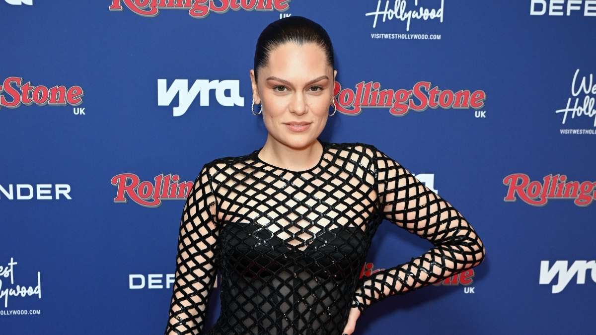 Jessie J Flaunts Toned Legs in Bra Top & Underwear Look - Reality Tea