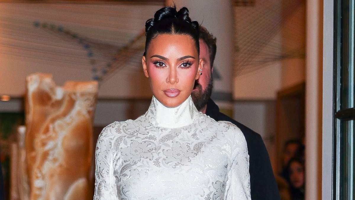 Kim Kardashian’s Minidress Is the Boldest Take on Christmas Spirit ...