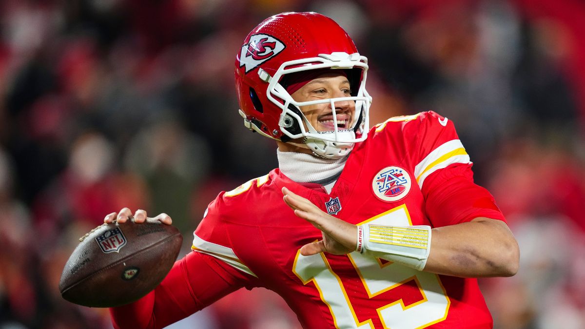 Chiefs' Patrick Mahomes Suffers Brutal Knee Injury As Team Gets ...