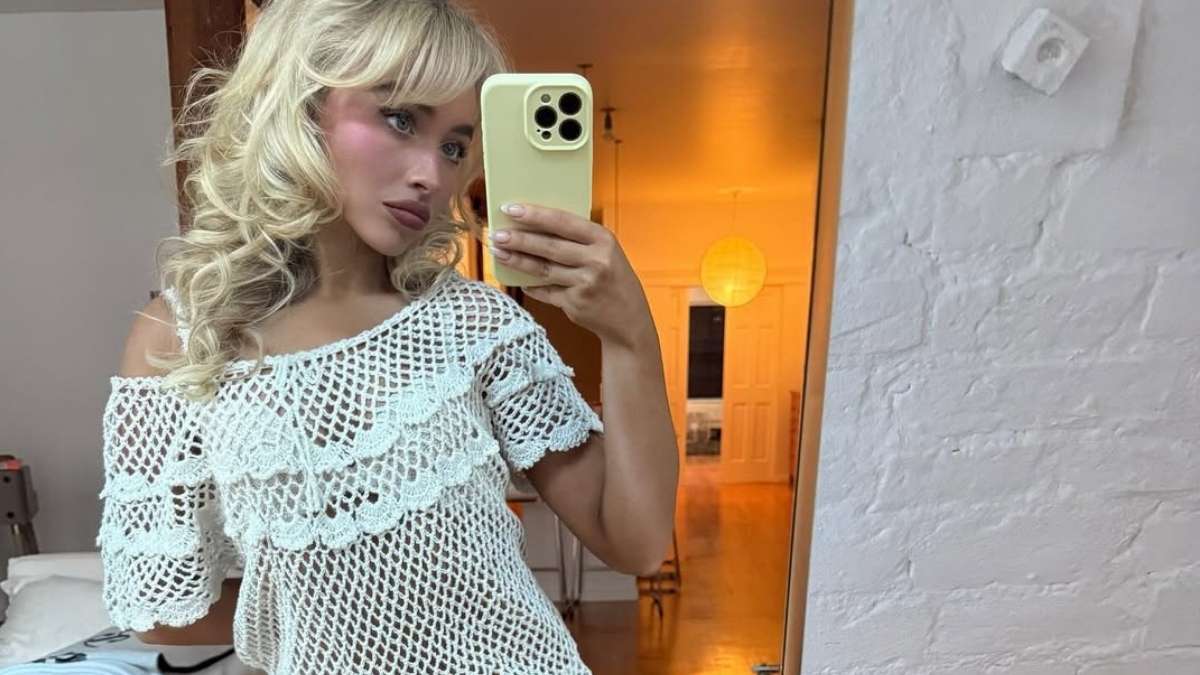 Sabrina Carpenter’s Fully Sheer Dress Photo Has Cheeky Side Tease ...