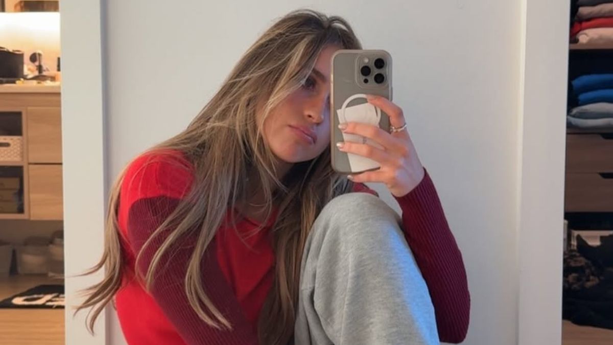 Tate McRae's Chanel Thongs in Rolling Stone Photos Are Max Cheeky ...