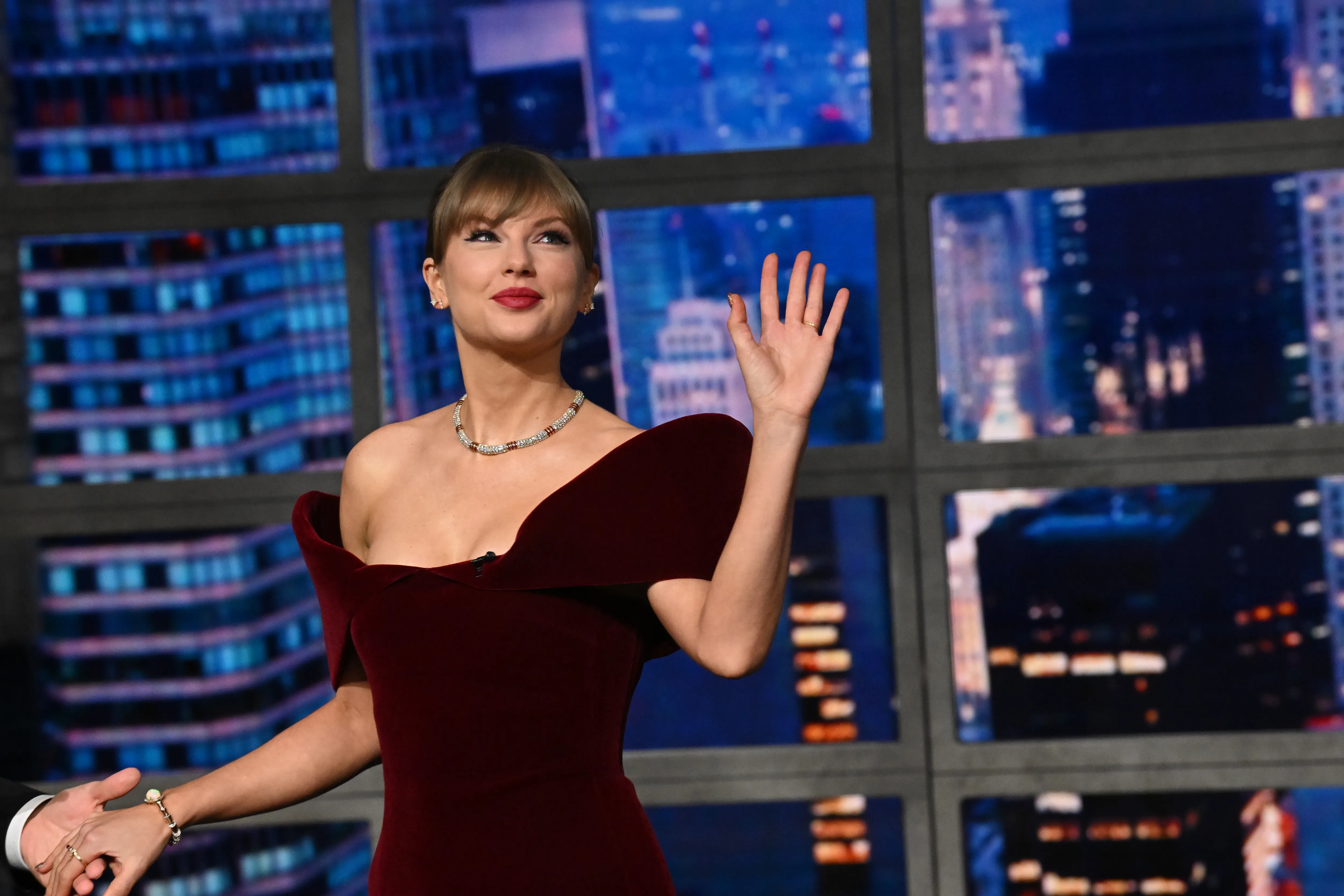 Taylor Swift Makes Huge Donation for the Holidays - Reality Tea