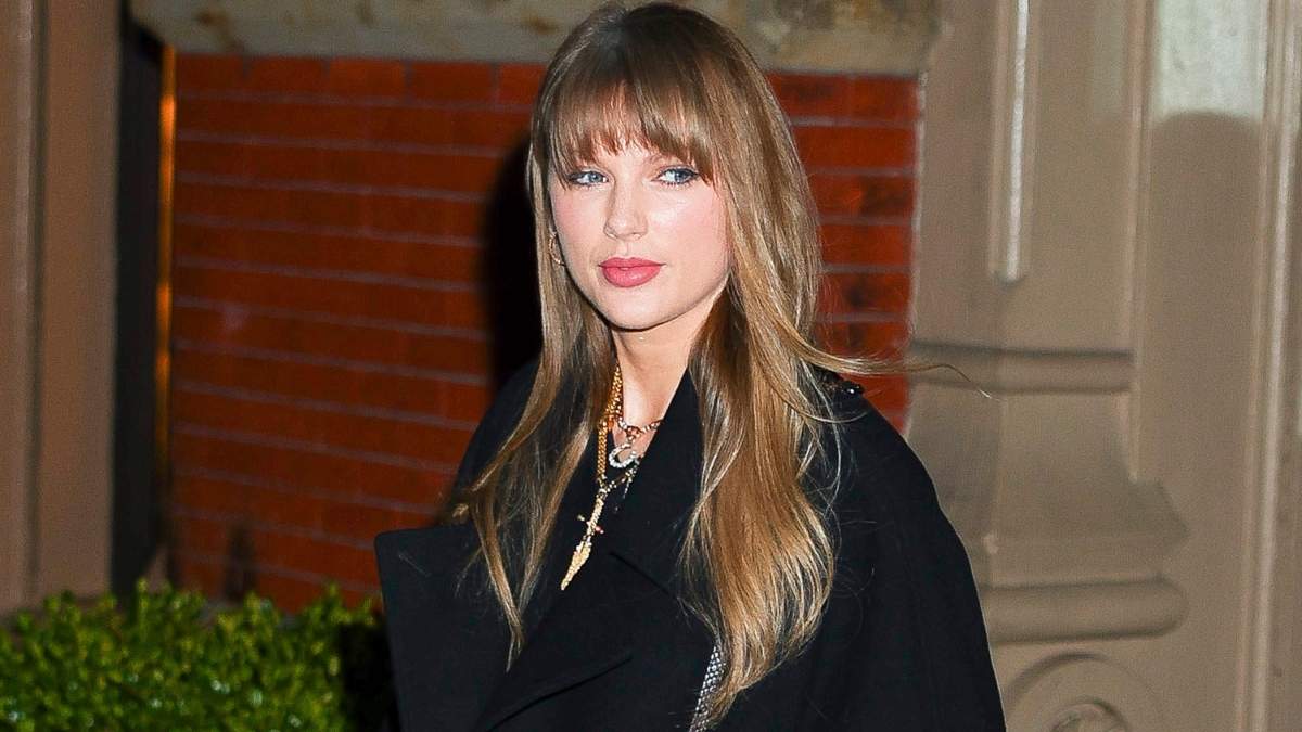 Taylor Swift Opts for Sweatpants Costing Less Than $75 - Reality Tea