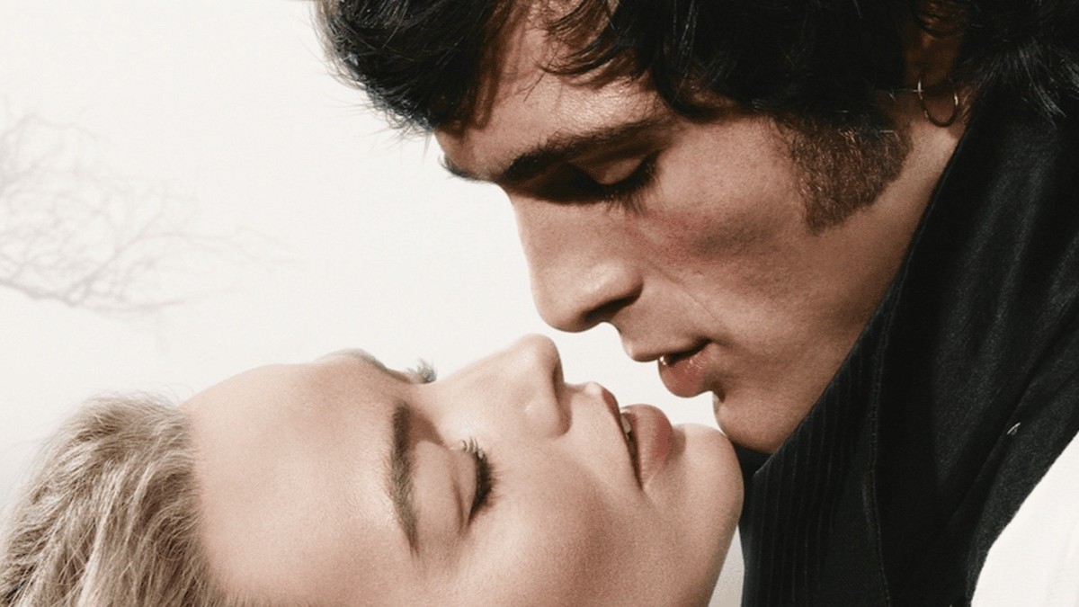 This Jacob Elordi On-Screen Act Had Margot Robbie 'Weak at the Knees ...