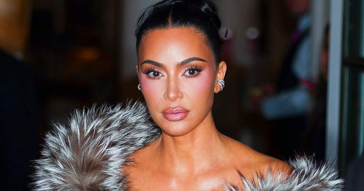 Kim Kardashian Goes Full Daring in a Strapless Black Dress Moment ...