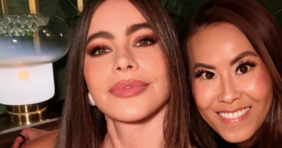 Sofia Vergara Turns Heads in Lacy Top - Reality Tea