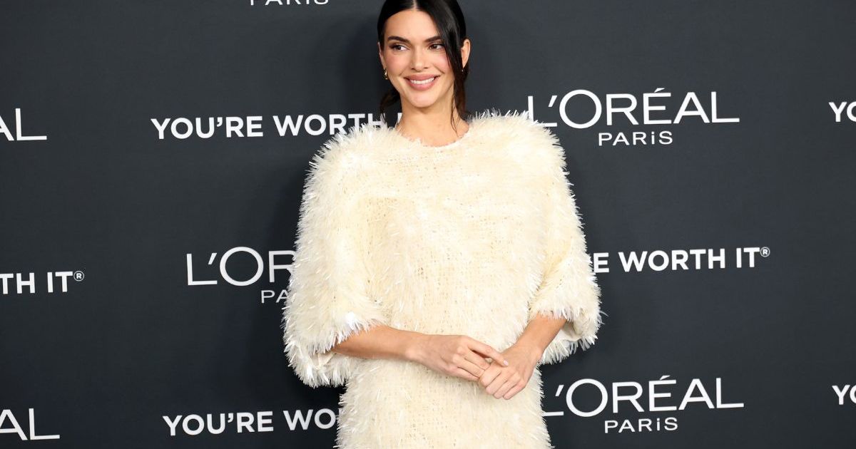 Kendall Jenner Stuns in 'Holiday Red' Lip for L'Oreal Paris - Reality Tea