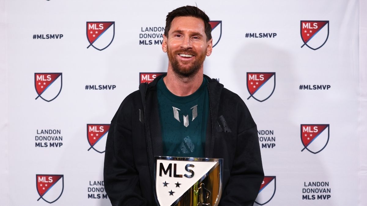 Lionel Messi’s English Chat With Ref Leaves Fans in Splits - Reality Tea