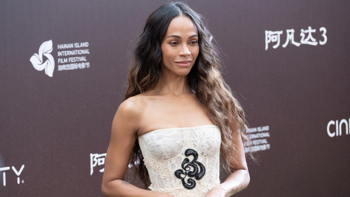 Zoe Saldana’s McQueen Bustier Dress Has Been Slashed Down the Side ...