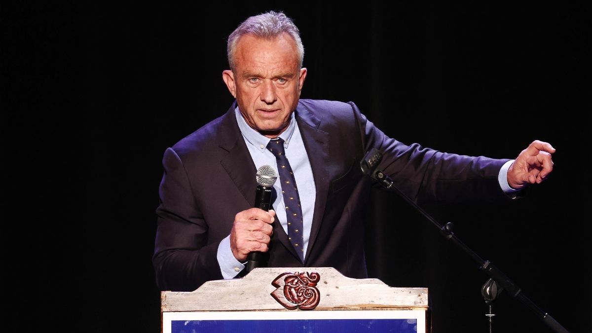 Robert F. Kennedy Jr. Seen at Diplo Gig With Daughter by His Side ...