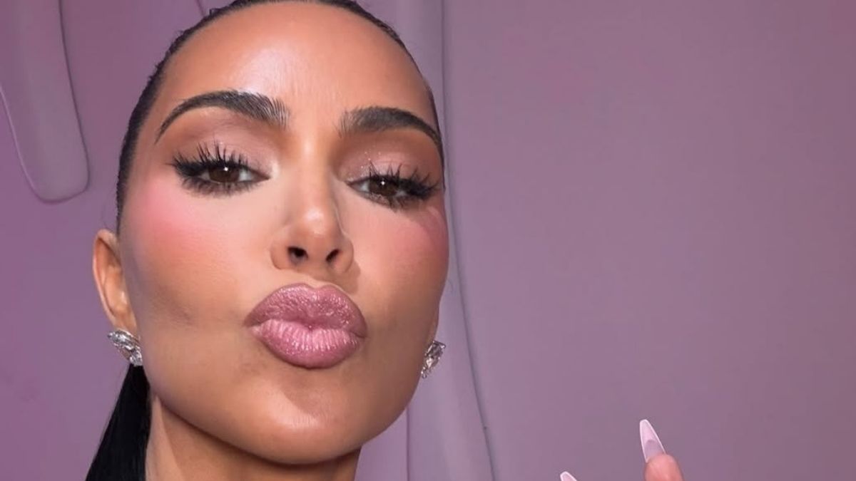 Kim Kardashian in Low-Cut Bodysuit Is a 'Masterpiece' - Reality Tea