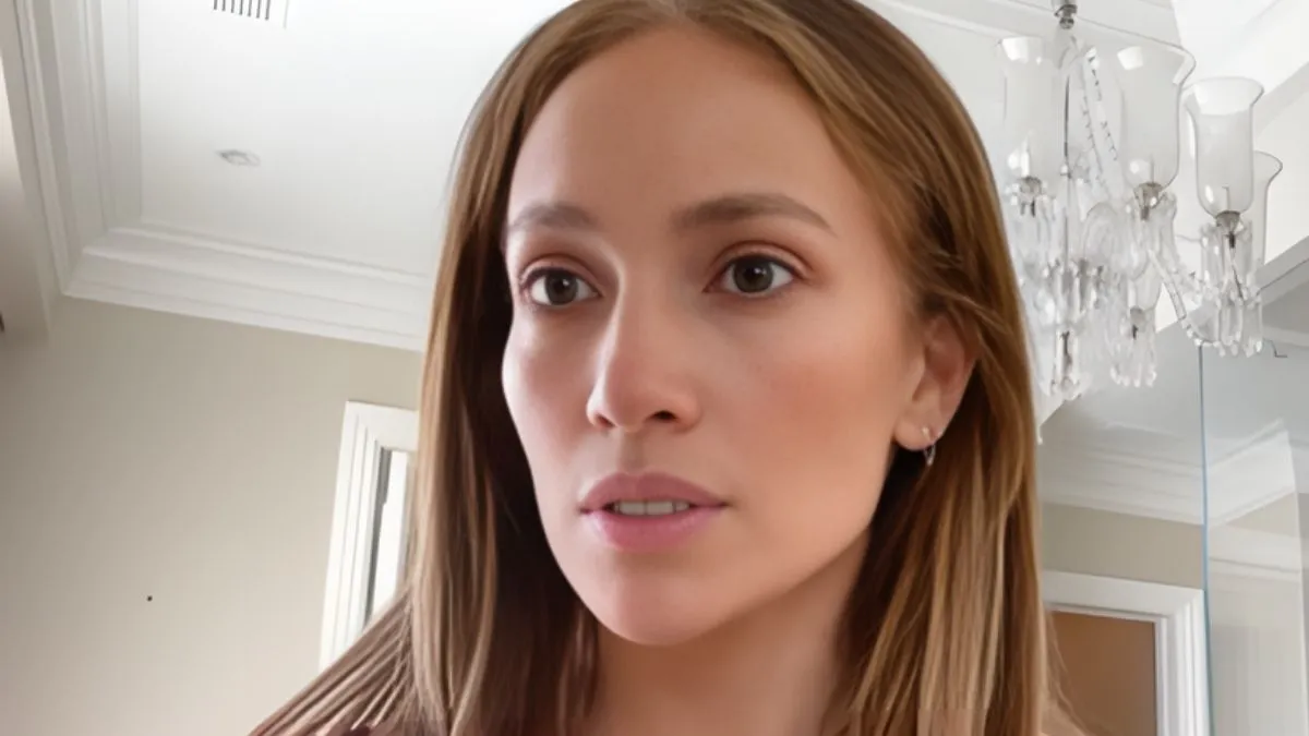 Jennifer Lopez Spreads 'Happy Era Energy' in Stringy Bra Top - Reality Tea