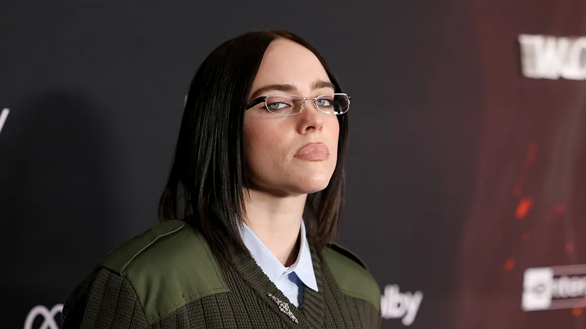 Billie Eilish Poses in Low-Cut Top & Fans Call Her 'Hottie' - Reality Tea