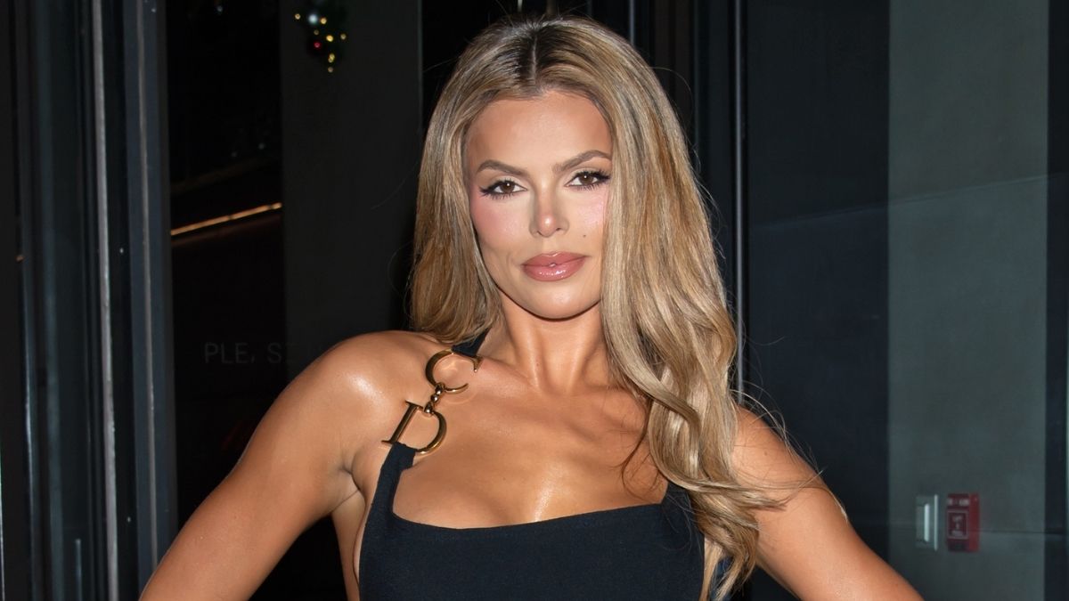 Brooks Nader Turns up the Heat in Bold Bodysuit - Reality Tea