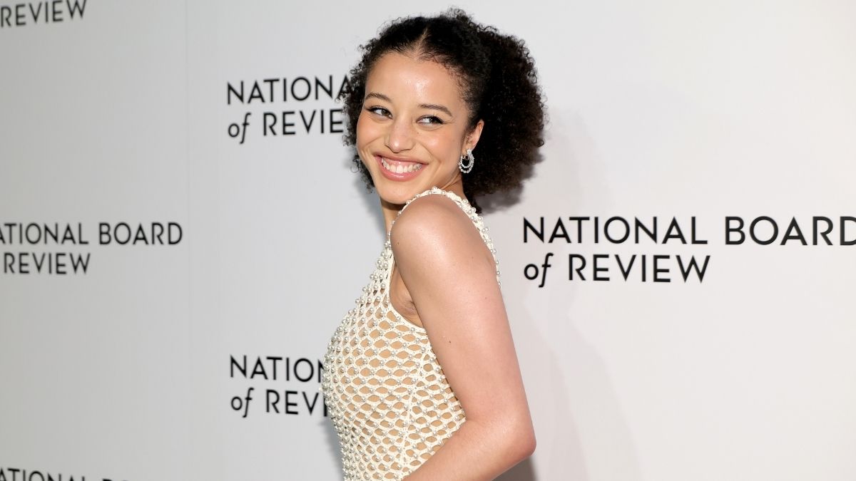 Chase Infiniti’s Oscar de la Renta Dress Is as See-Through as It Gets ...