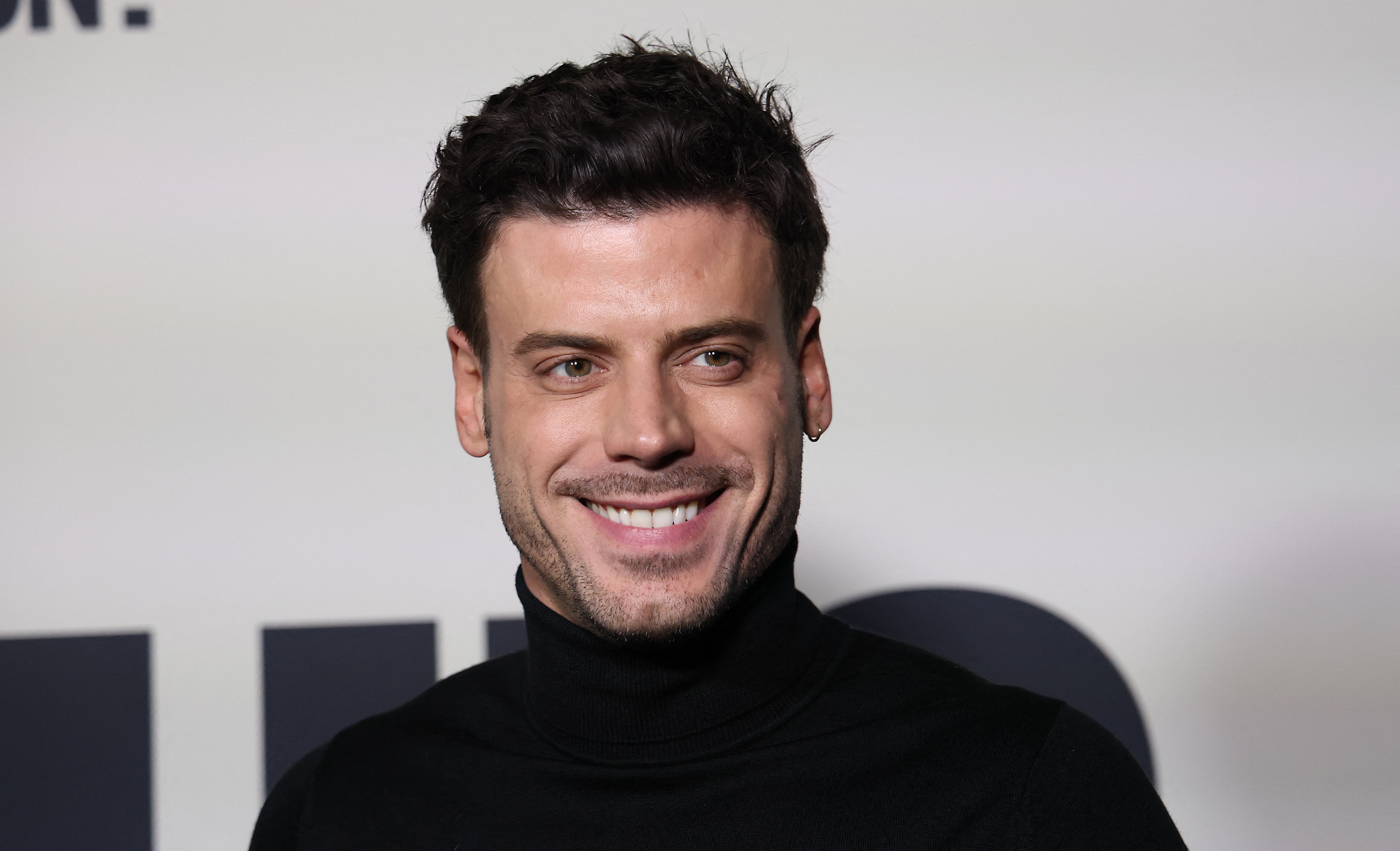 François Arnaud Shuts Down Dating Question in Awkward WWHL Moment Amid ...