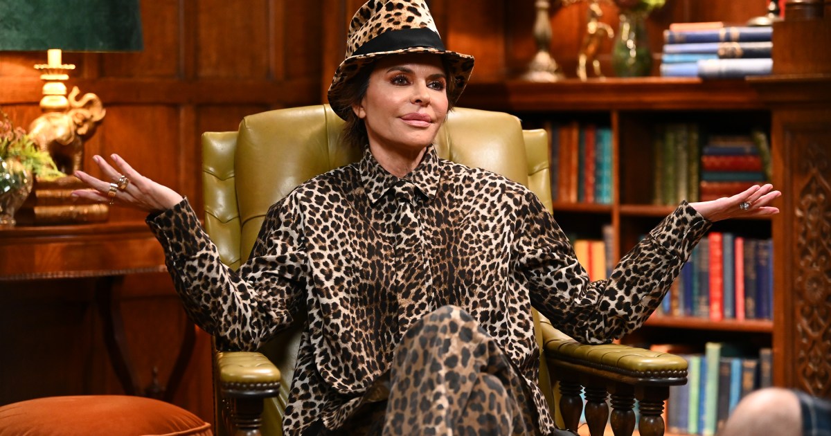 Lisa Rinna Backpedals After ‘Stalker’ Comment on Colton Underwood Post ...