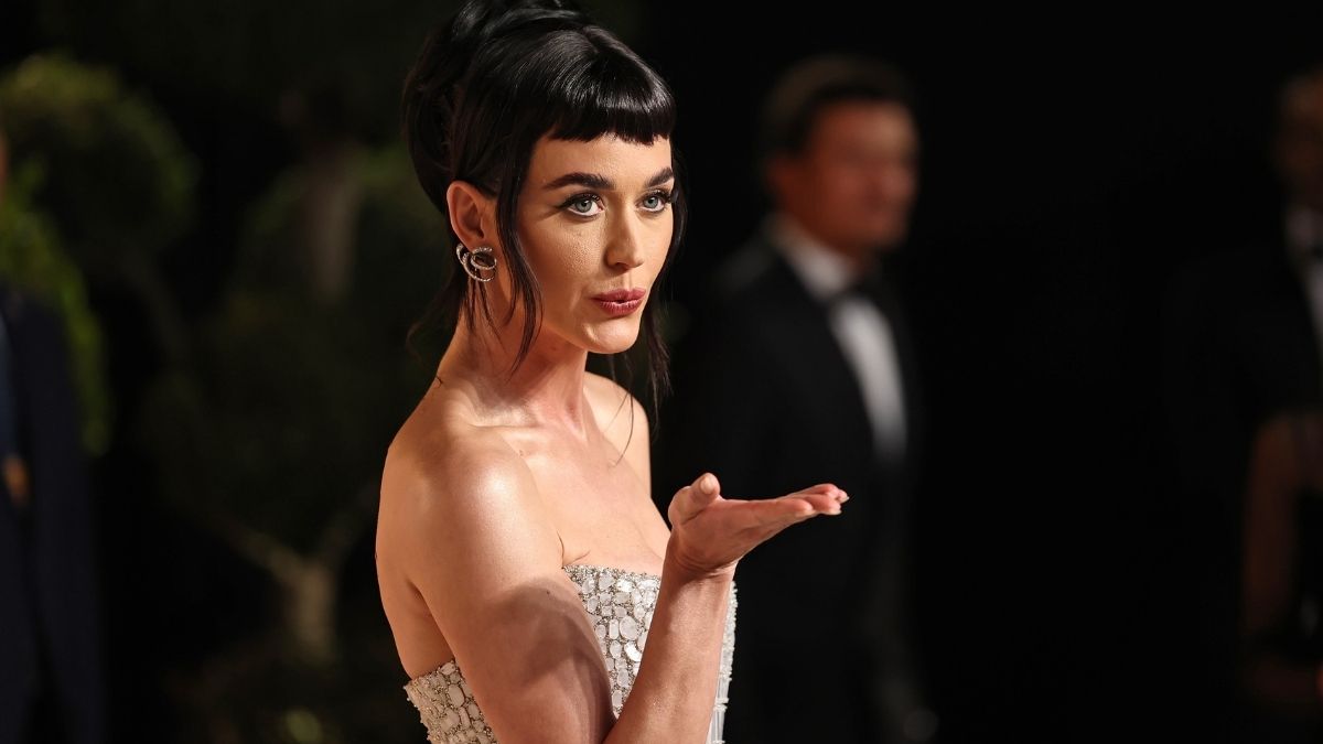 Katy Perry Winks at Justin Trudeau To Show Support in Viral Video ...