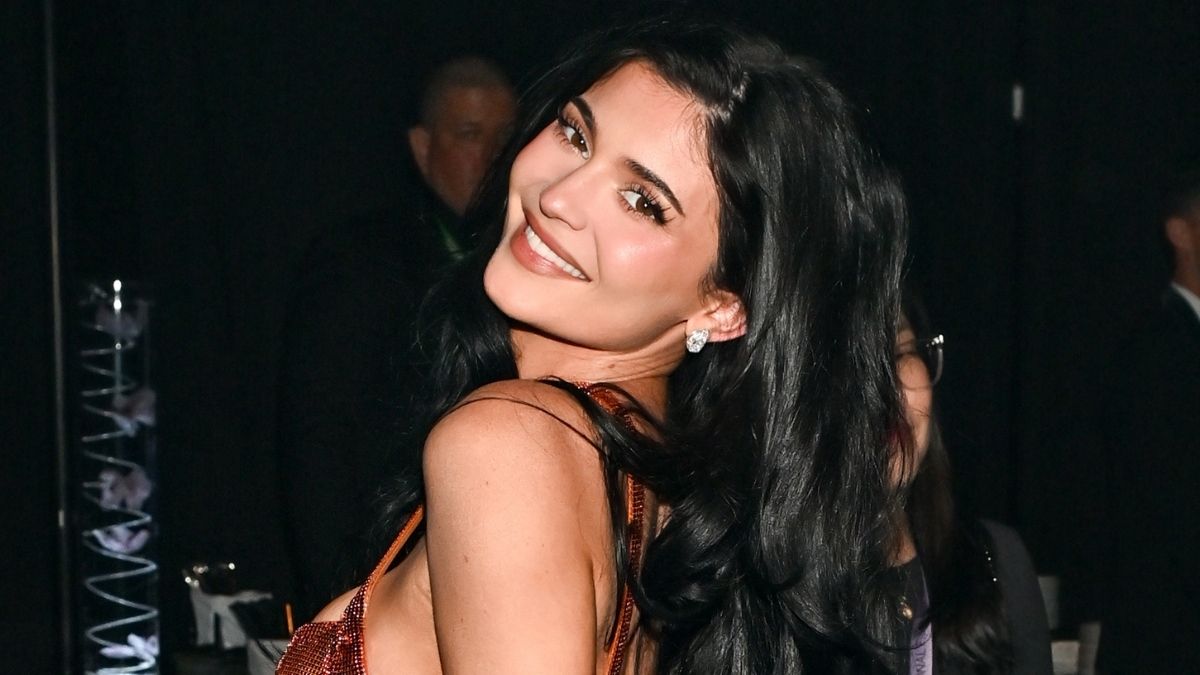 Kylie Jenner’s Thin-Strap Dress Has Fans Saying ‘Iconic’ - Reality Tea