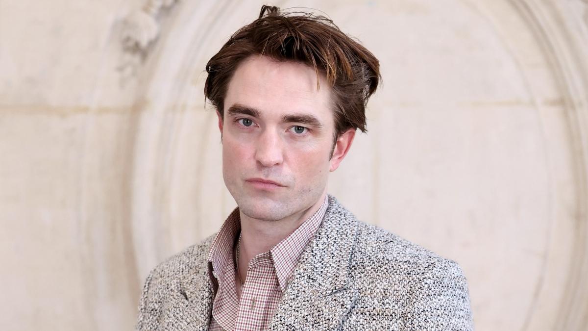 Robert Pattinson’s Shares His Musical Hobby From the Set of The Batman ...