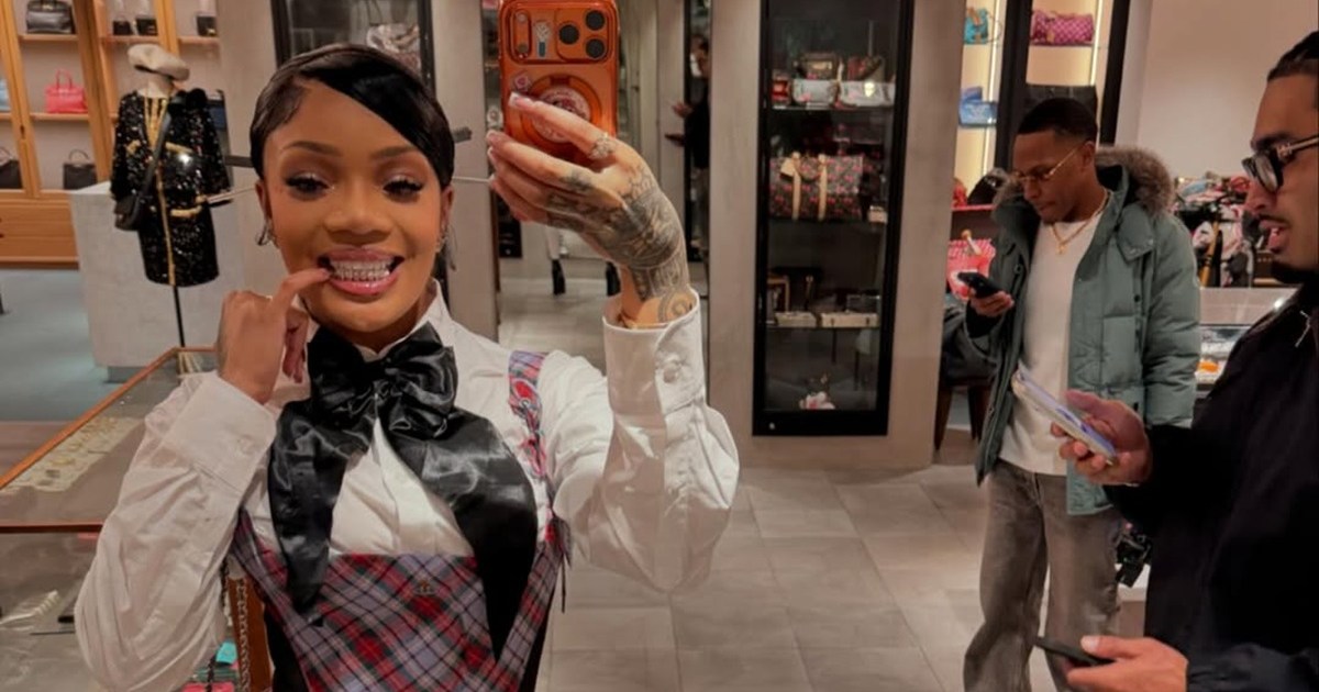 GloRilla's Corset Top Shows Lingerie & Back Tattoo - Reality Tea