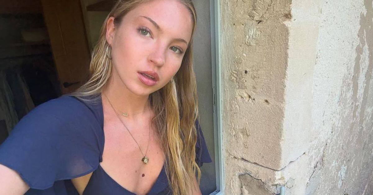 Lila Moss' Bikini Photo Flaunts Perfectly Toned Abs - Reality Tea