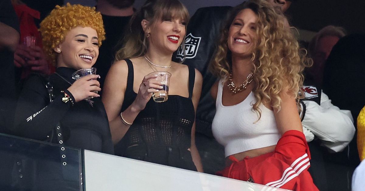 Taylor Swift Changing Number Wasn’t ‘Petty’ Amid Texts Drama — Source ...