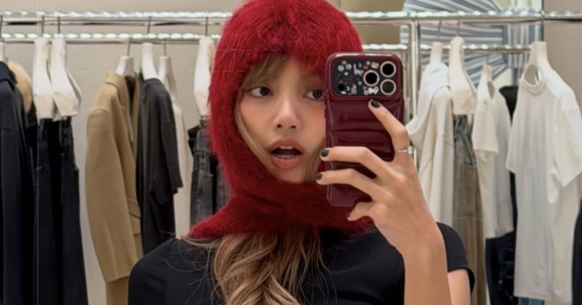 Blackpink Lisa's Sheer Lace Dress Exposes Lingerie - Reality Tea