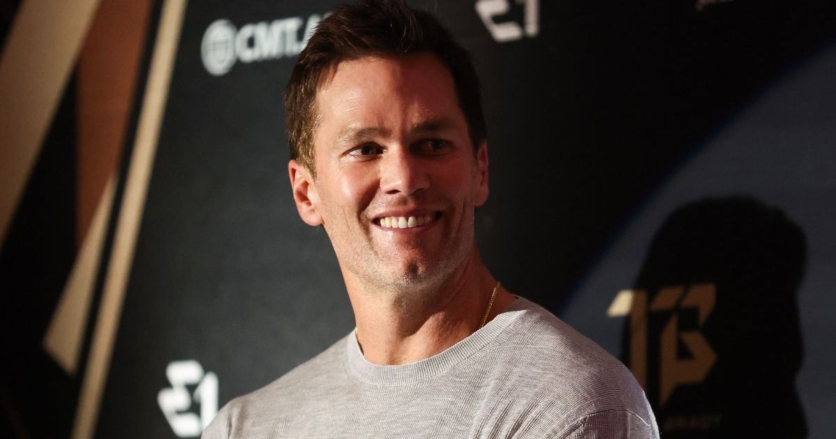 Tom Brady Hangs Out With Leonardo DiCaprio & GF Amid Rumors - Reality Tea