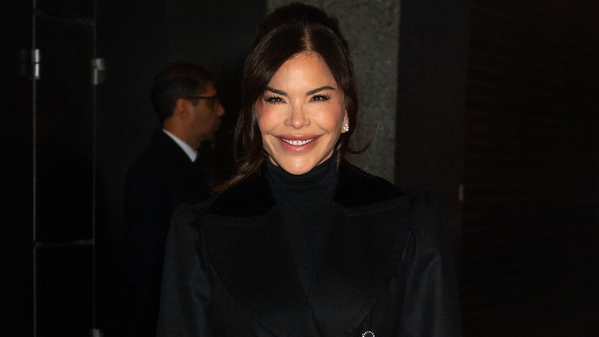 Lauren Sanchez Calling the Ultimate Shots on Next James Bond — Source ...