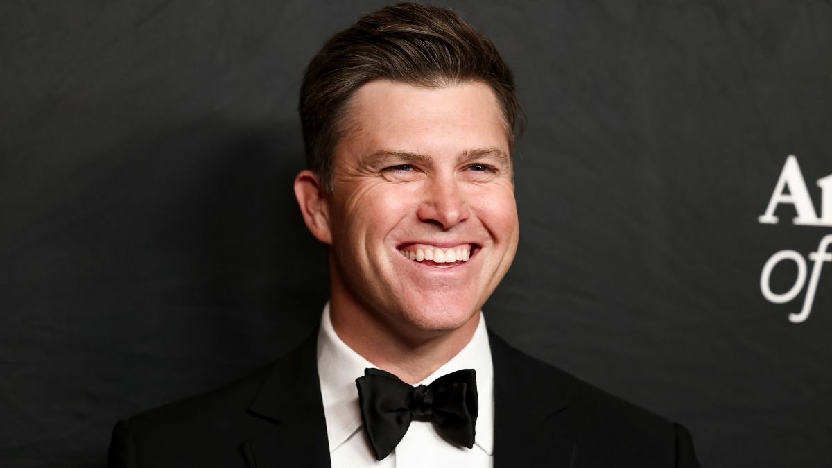 Colin Jost Reacts to Scarlett Johansson 'Carrying' Their Marriage Joke ...