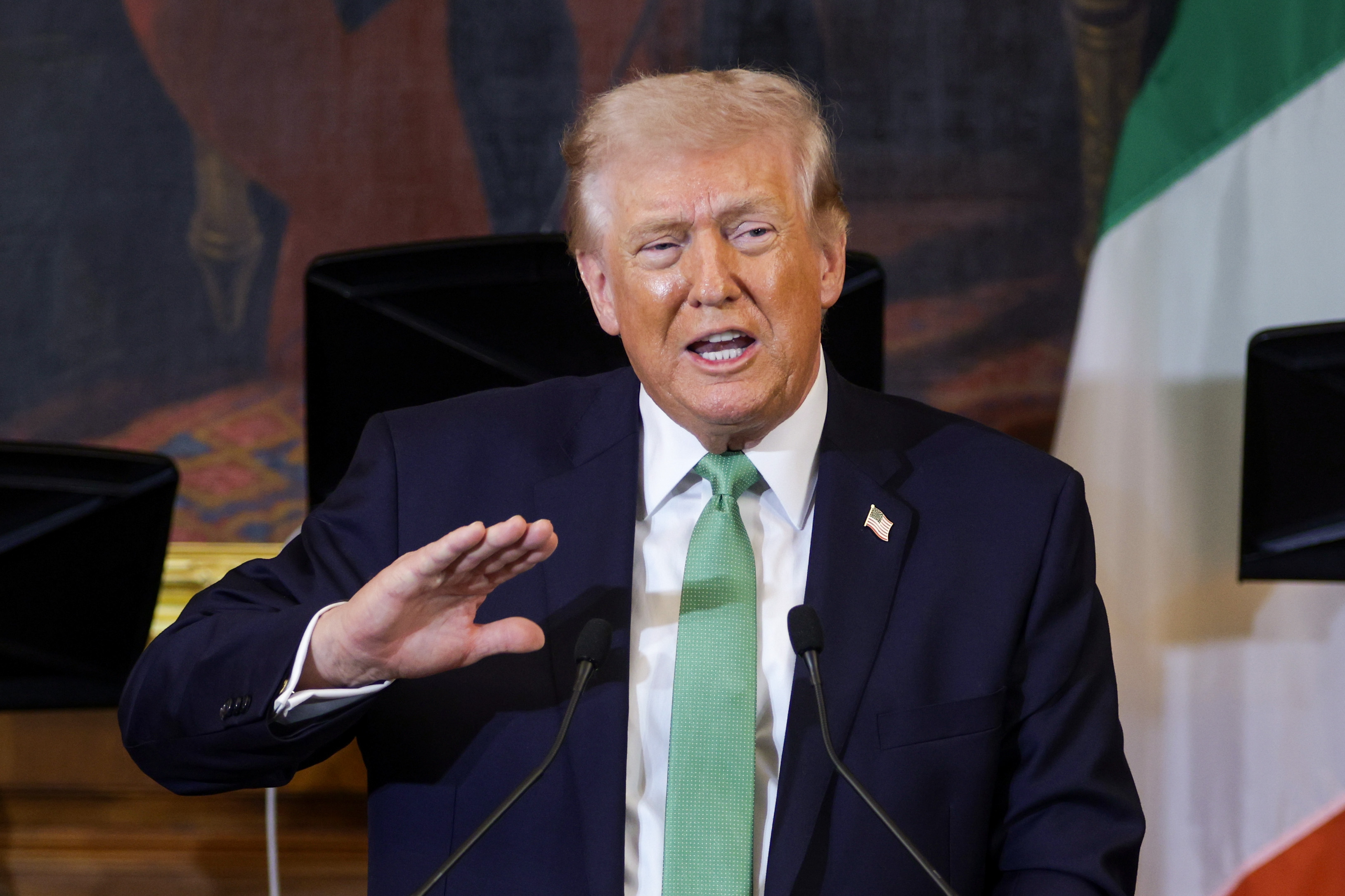 Jimmy Kimmel Calls Out Donald Trump
