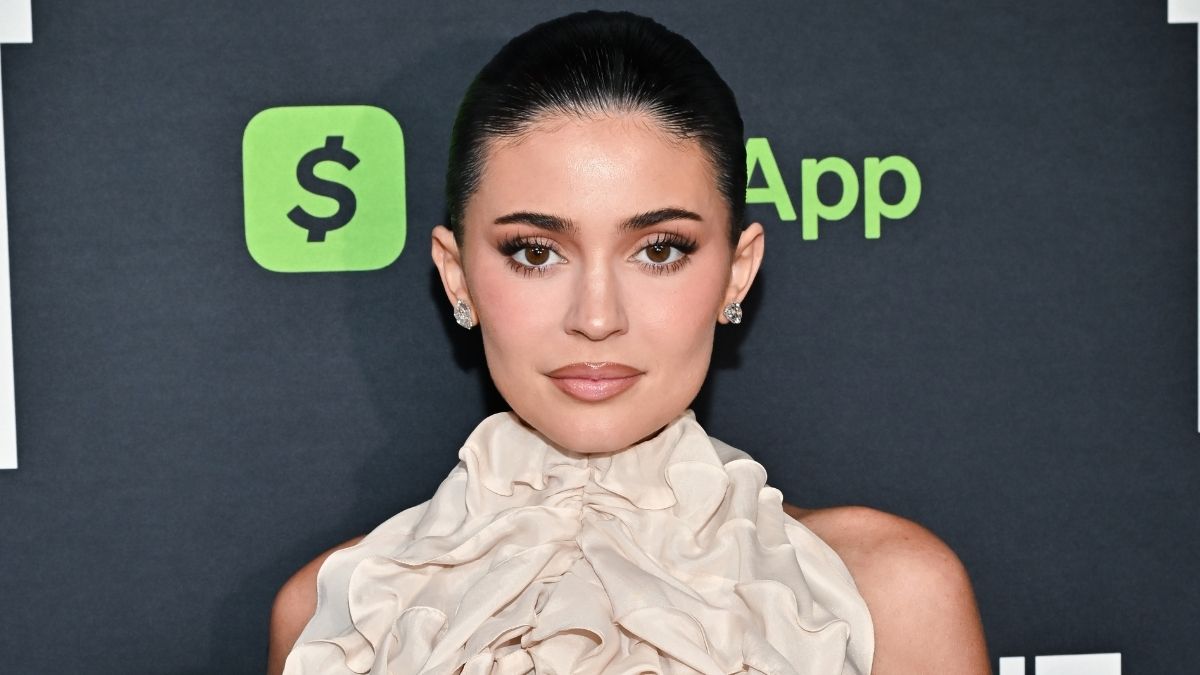 Kylie Jenner Shows off Dramatic Slit Dress for Vanity Fair Cover ...