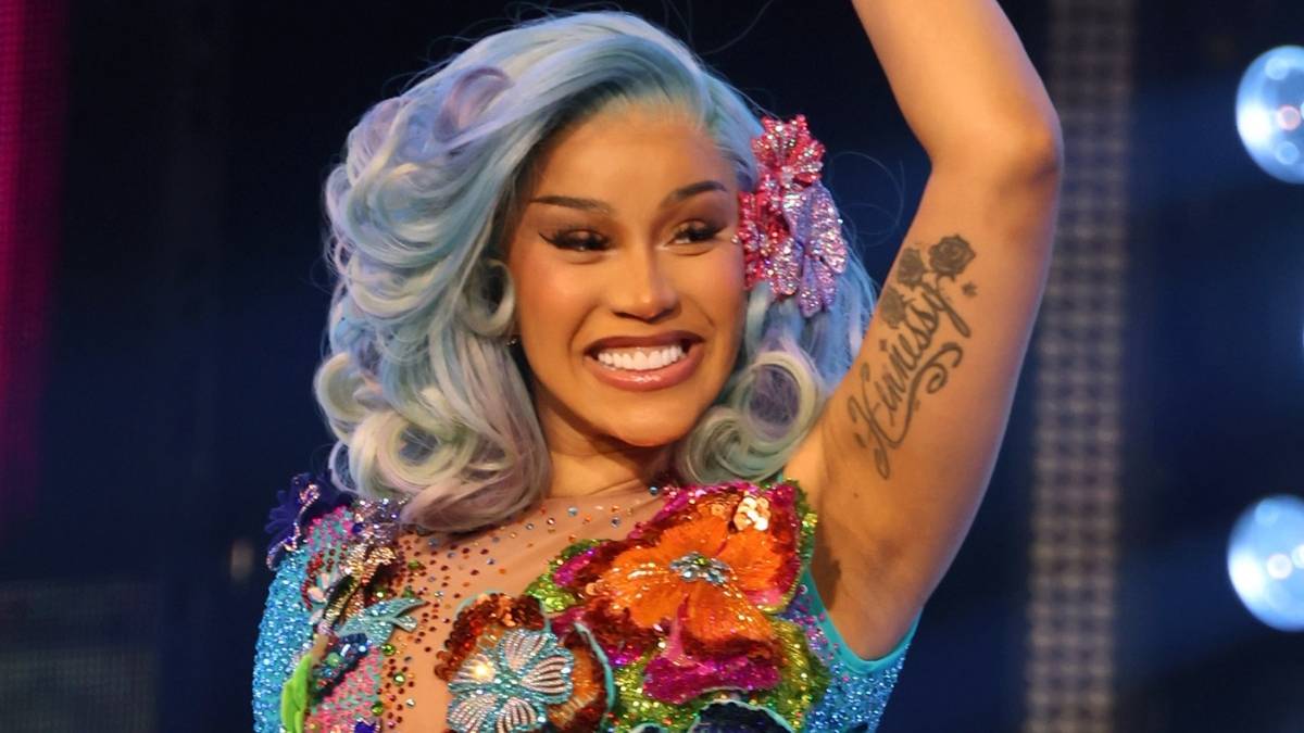 Cardi B’s Bikini Top & Mini Shorts Look Takes Over Little Miss Drama ...