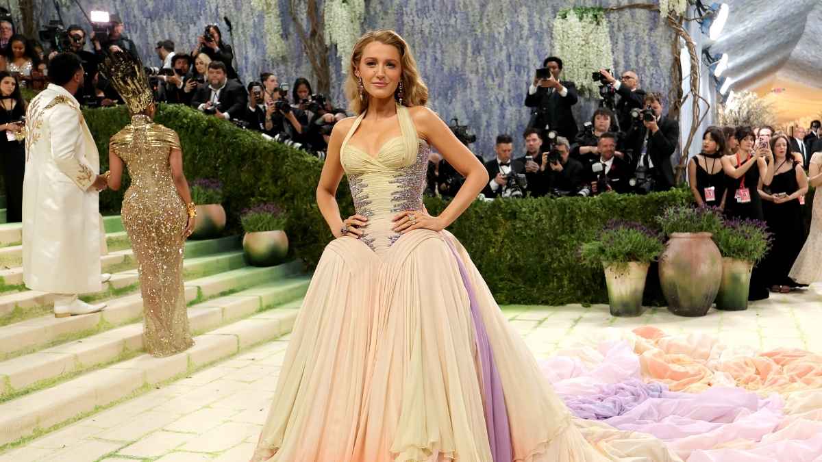 Blake Lively Showed 'Sign of Discomfort' at Met Gala — Body Language ...