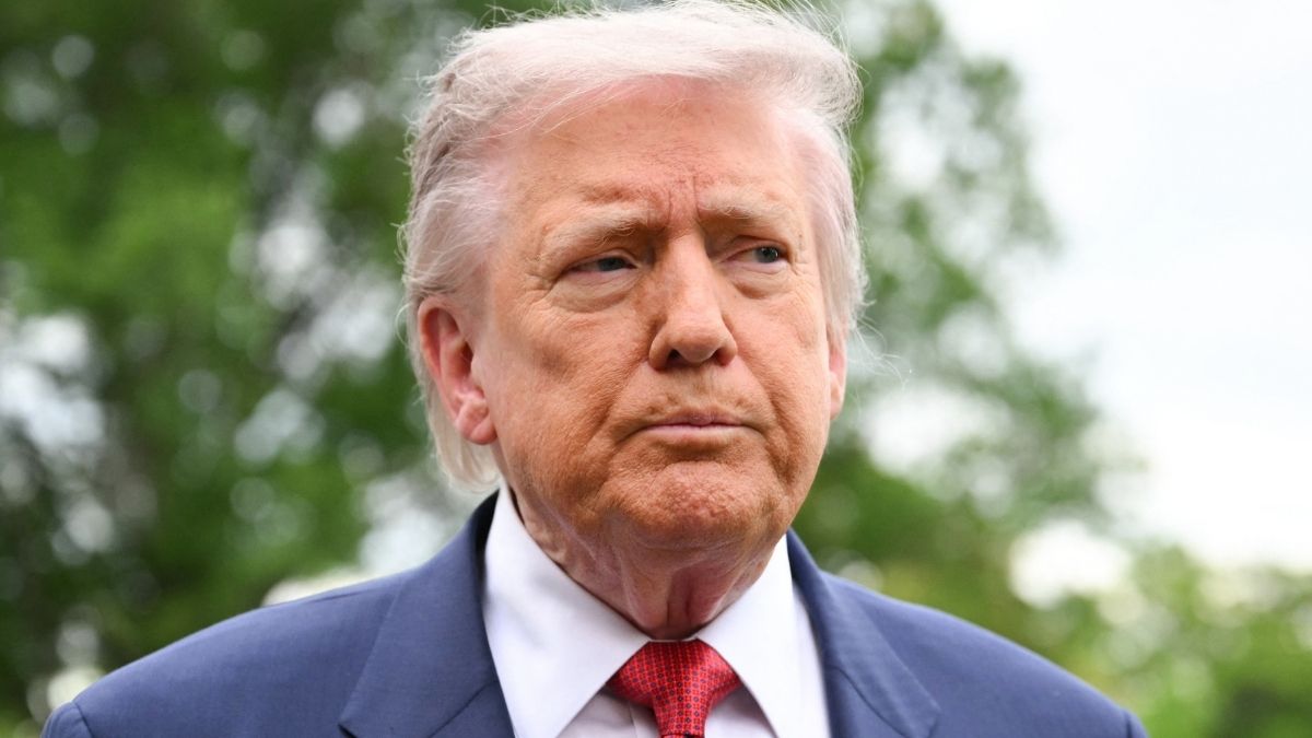 Donald Trump 'Not Happy' As Raiders' QB Skips White House Visit ...