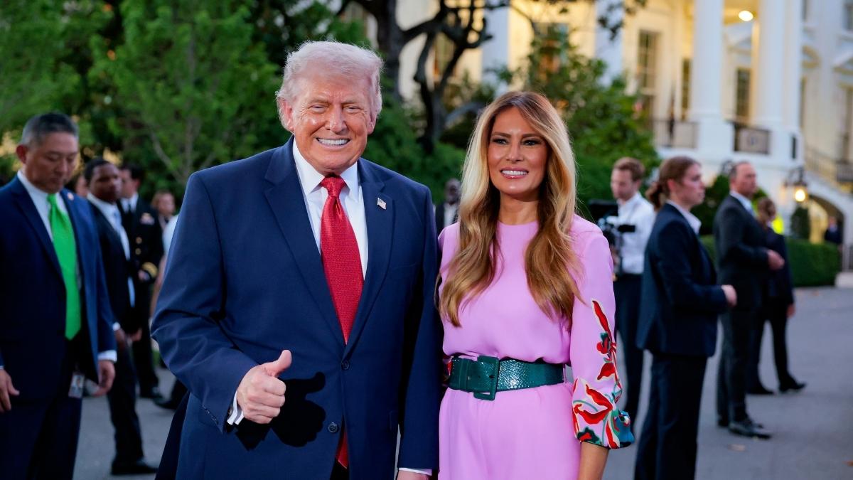 Melania Trump's Expression to Donald's Signature Dance Goes Viral ...