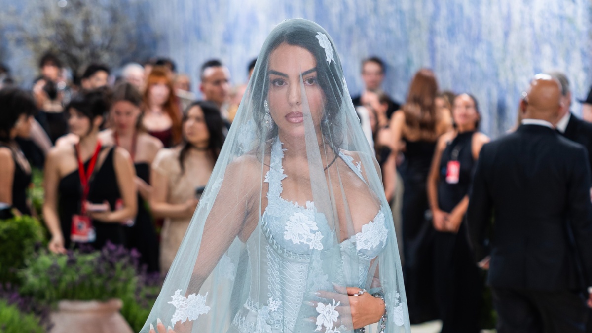 Georgina Rodriguez Sizzles in Plunging Lace-up Corset Look - Reality Tea