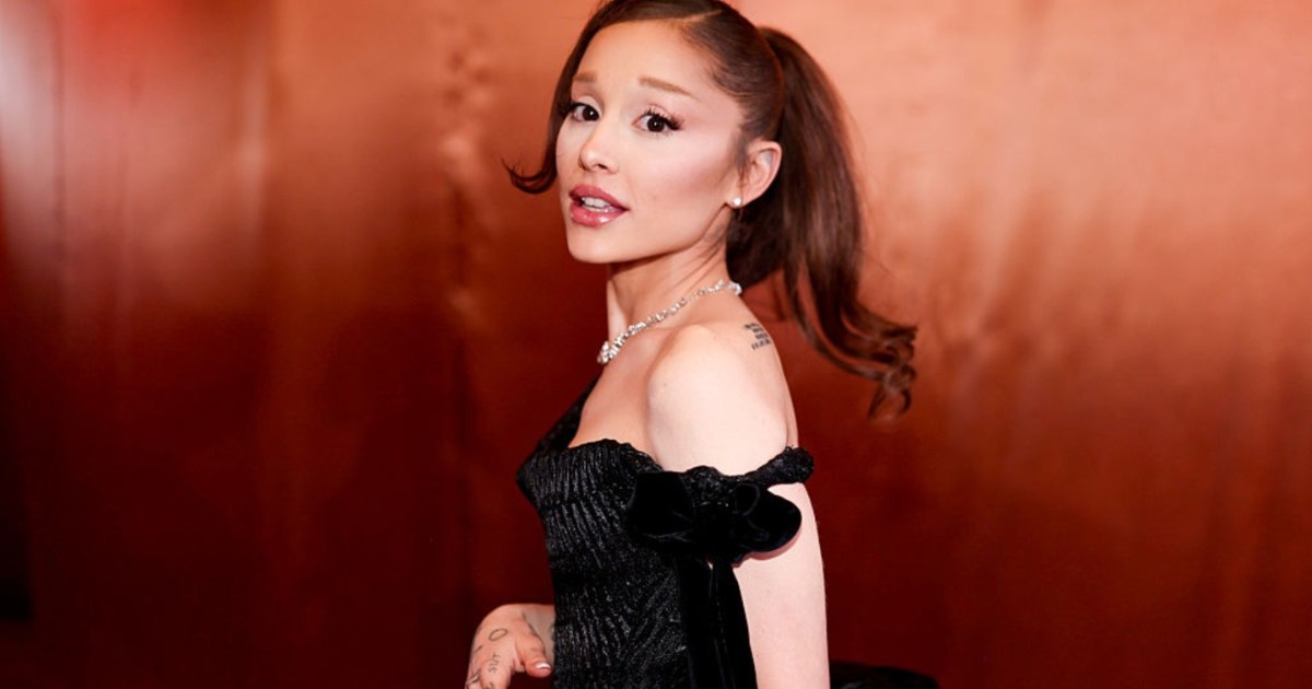 Ariana Grande Boldly Goes Strapless, Channels Her Inner Bunny - Reality Tea
