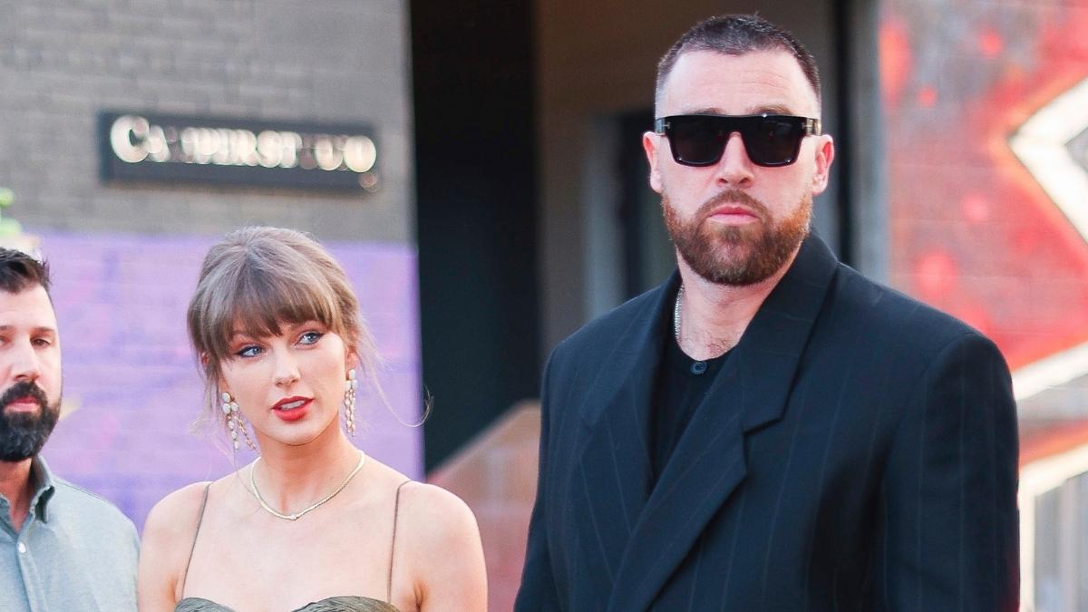 Taylor Swift Snaps Selfies at Travis Kelce's Teammates Wedding ...