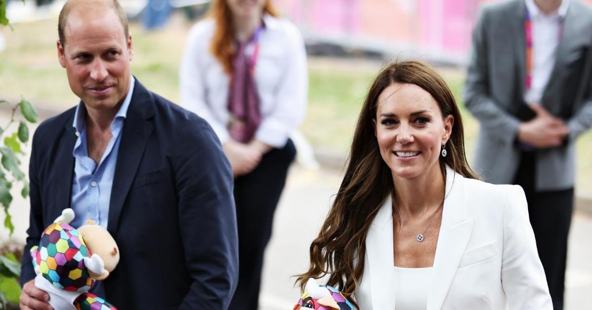 Former Royal Butler Walks Back Controversial AI Photo of Kate Middleton ...