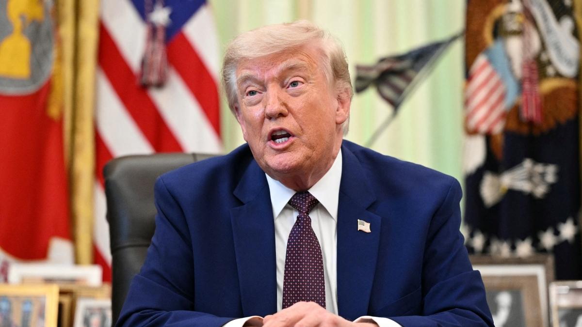 Donald Trump Posts AI Content Targeting Barack Obama’s Presidential ...
