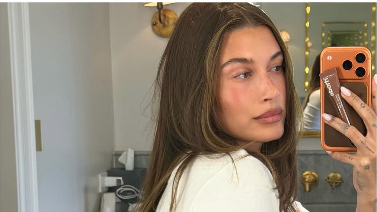 Hailey Bieber's Relaxed Sweatshirt Look Is Surprisingly Chic - Reality Tea