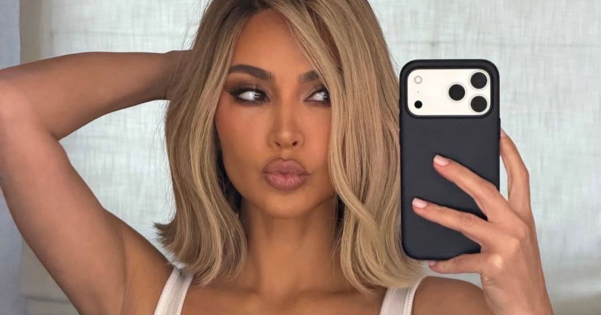 Kim Kardashian Parties With Lewis Hamilton in the Slinkiest Dress You ...