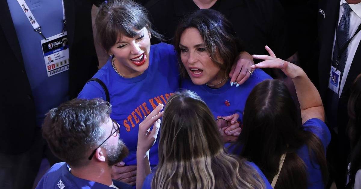 Taylor Swift & Kylie Jenner's Knicks Game Moment Wasn't What It Seemed ...