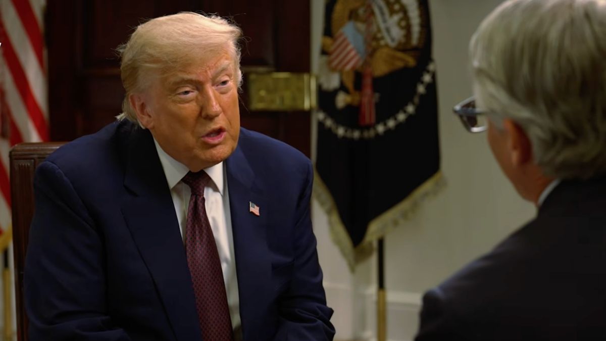 Donald Trump Says This White House Aide Loves Him Like a Wife — Source ...