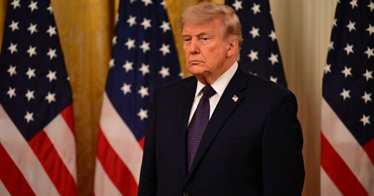 Donald Trump Criticizes Pope Leo Over Meeting With His Opponent ...
